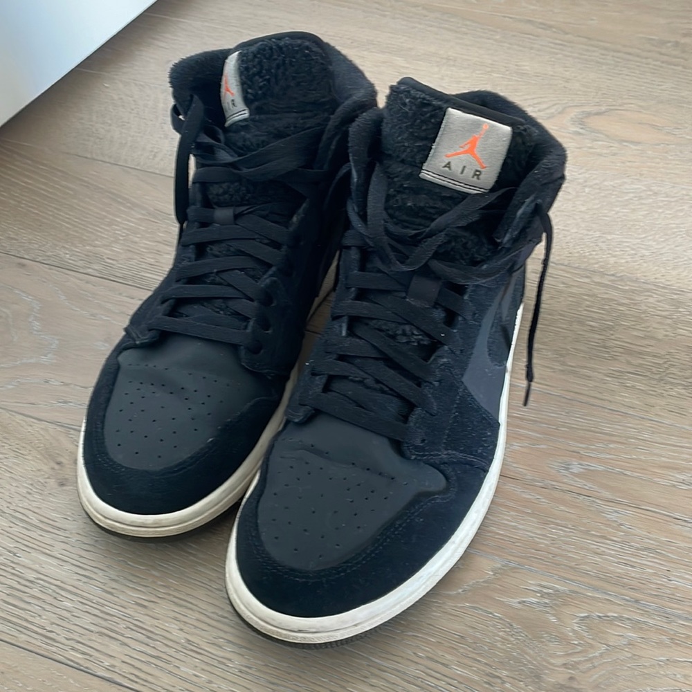 Air Jordan 1 Metro Mid Black - Gem